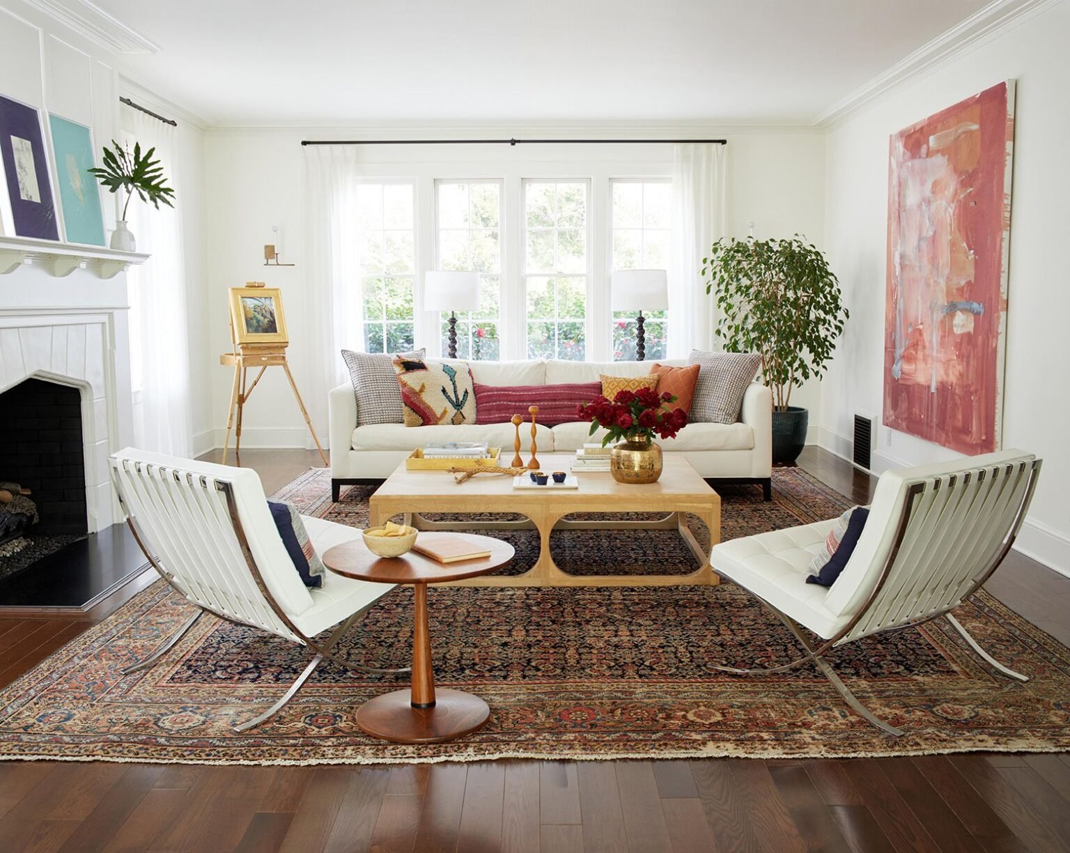 Living Room Layouts That Encourage Conversation - Miami Furniture